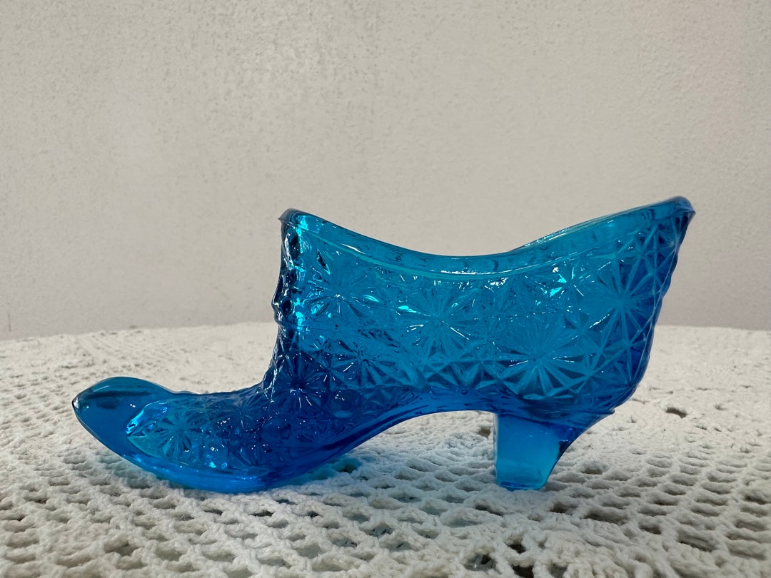 Fenton Daisy and Button Blue Glass Shoe - Etsy