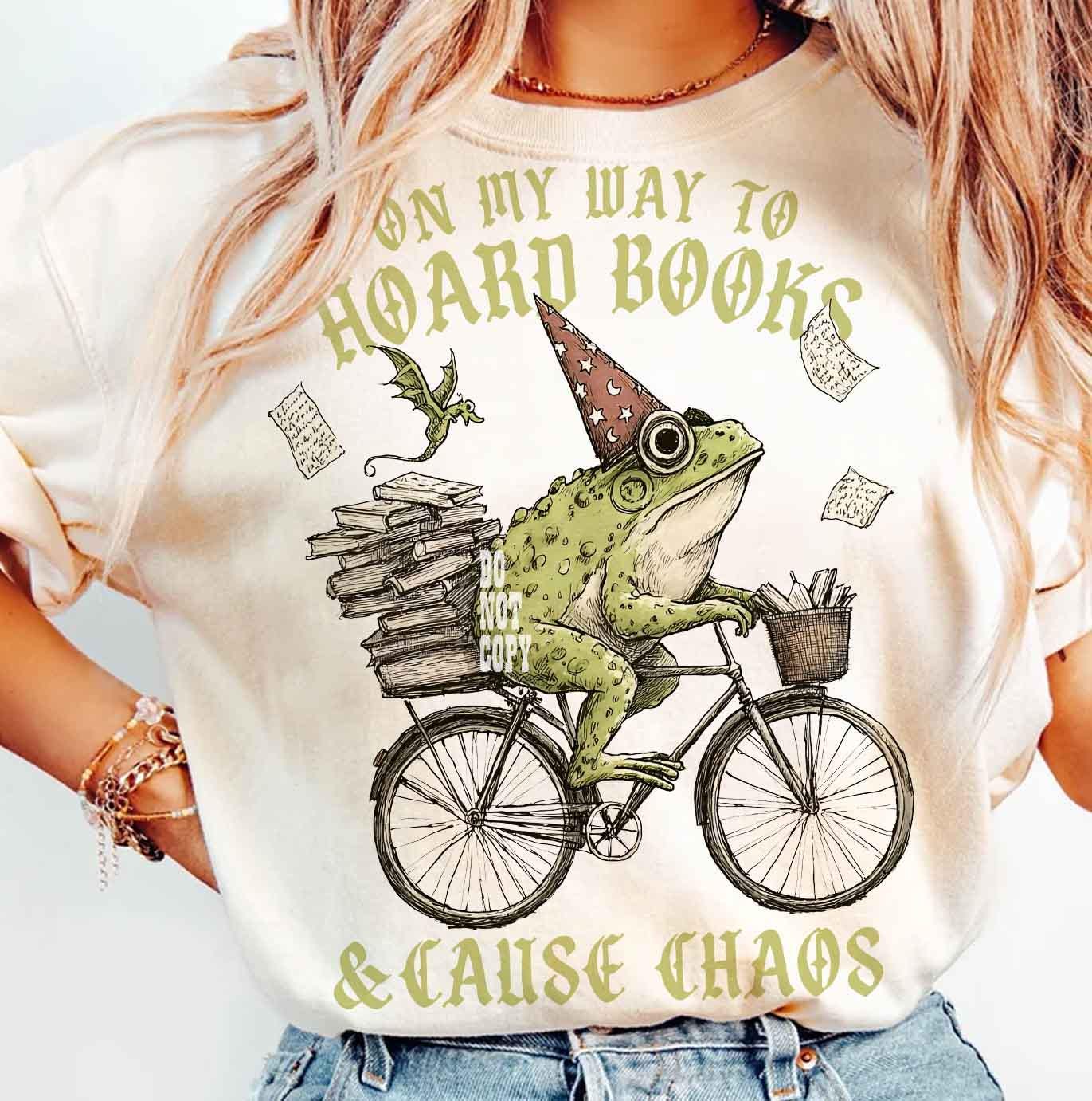 On My Way to Hoard Books Cause Chaos Png, Frog Meme Png, Funny Frog Png ...
