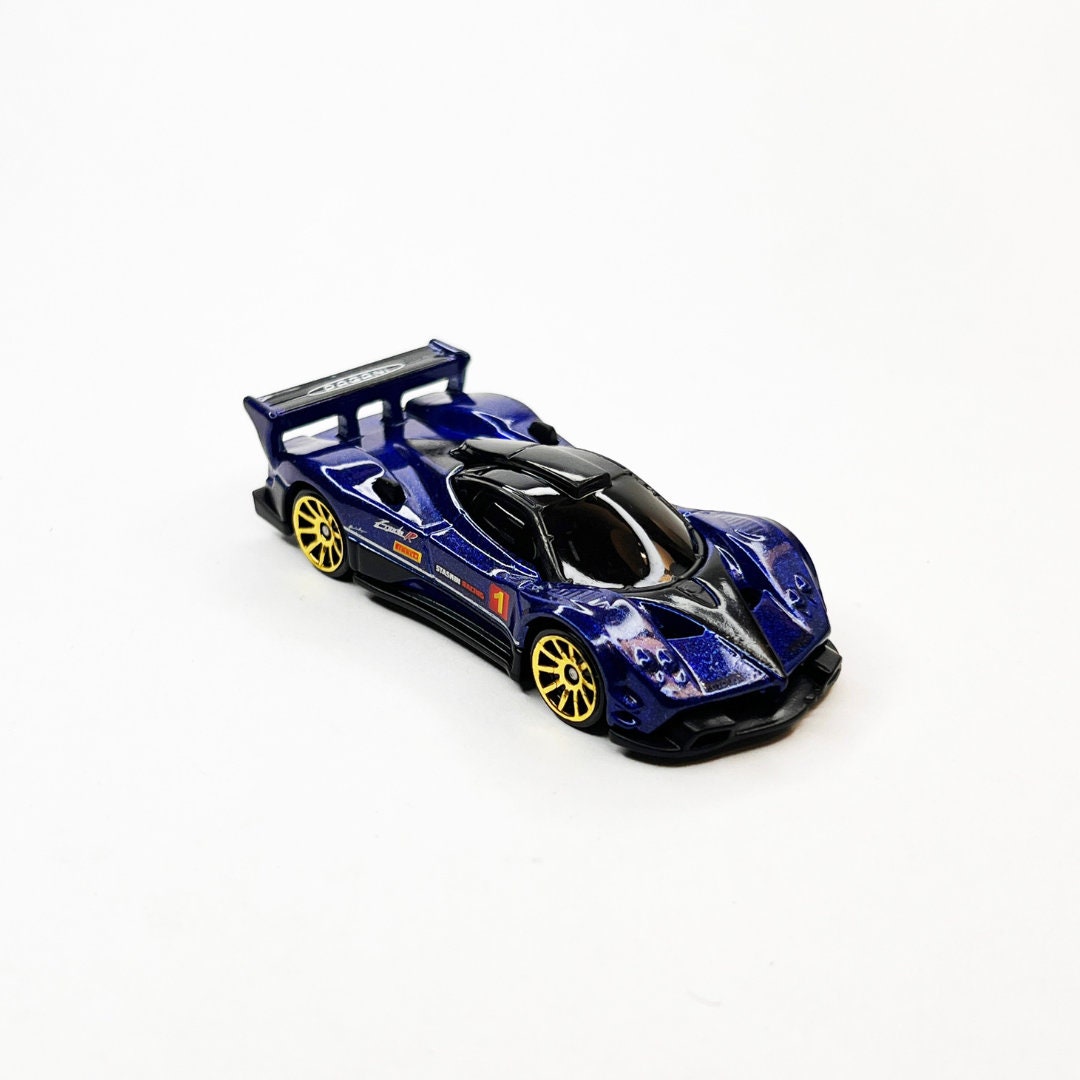 Pagani Zonda R Hot Wheels Car Keychain free Delivery - Etsy