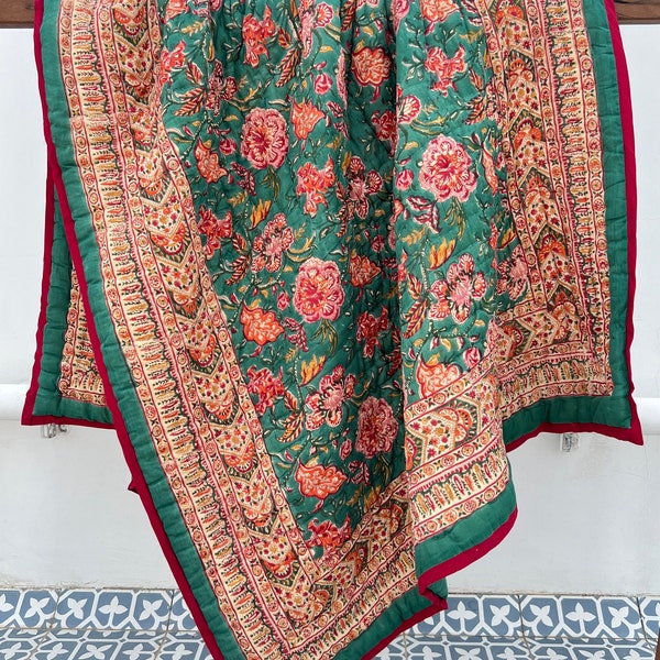 Traditional Quilt - Etsy