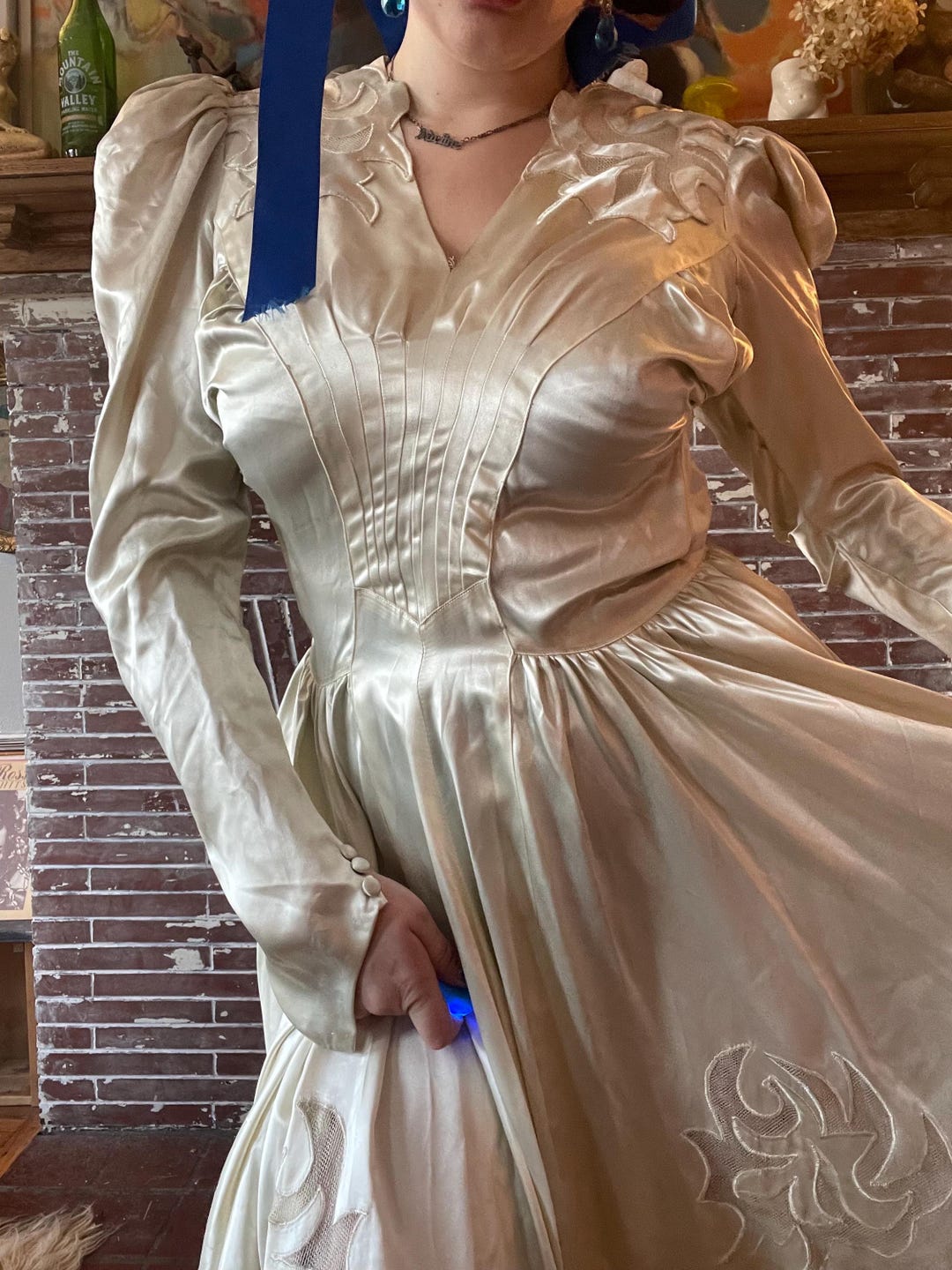 Jaw Dropping Vintage 1940’s Ivory White Cold Rayon Satin Long Sleeved ...