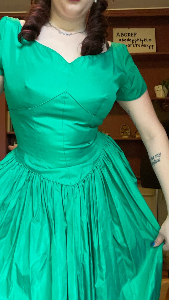 stunning 1950s poison green taffeta tea length fit an… - Gem