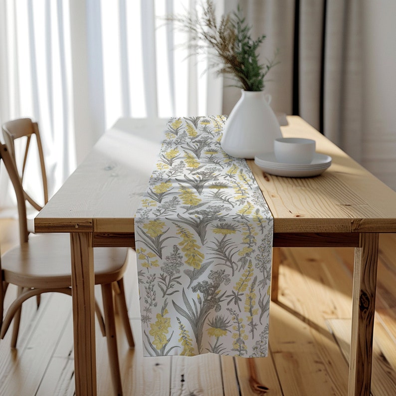 Toile De Jouy Daffodil Pale Yellow Snapdragon Easter Table Runner ...