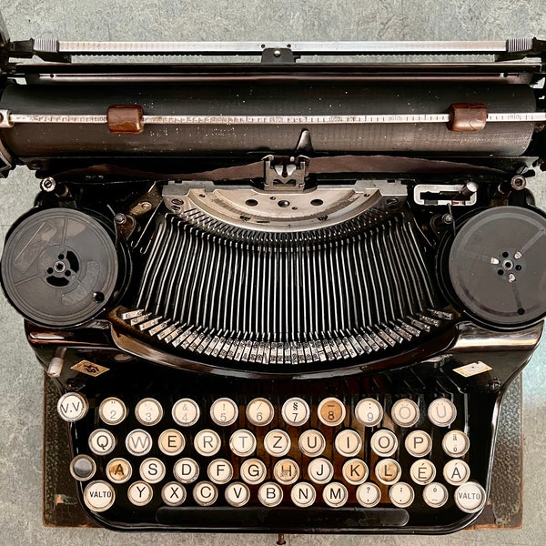 Antique Typewriter With Case - Etsy