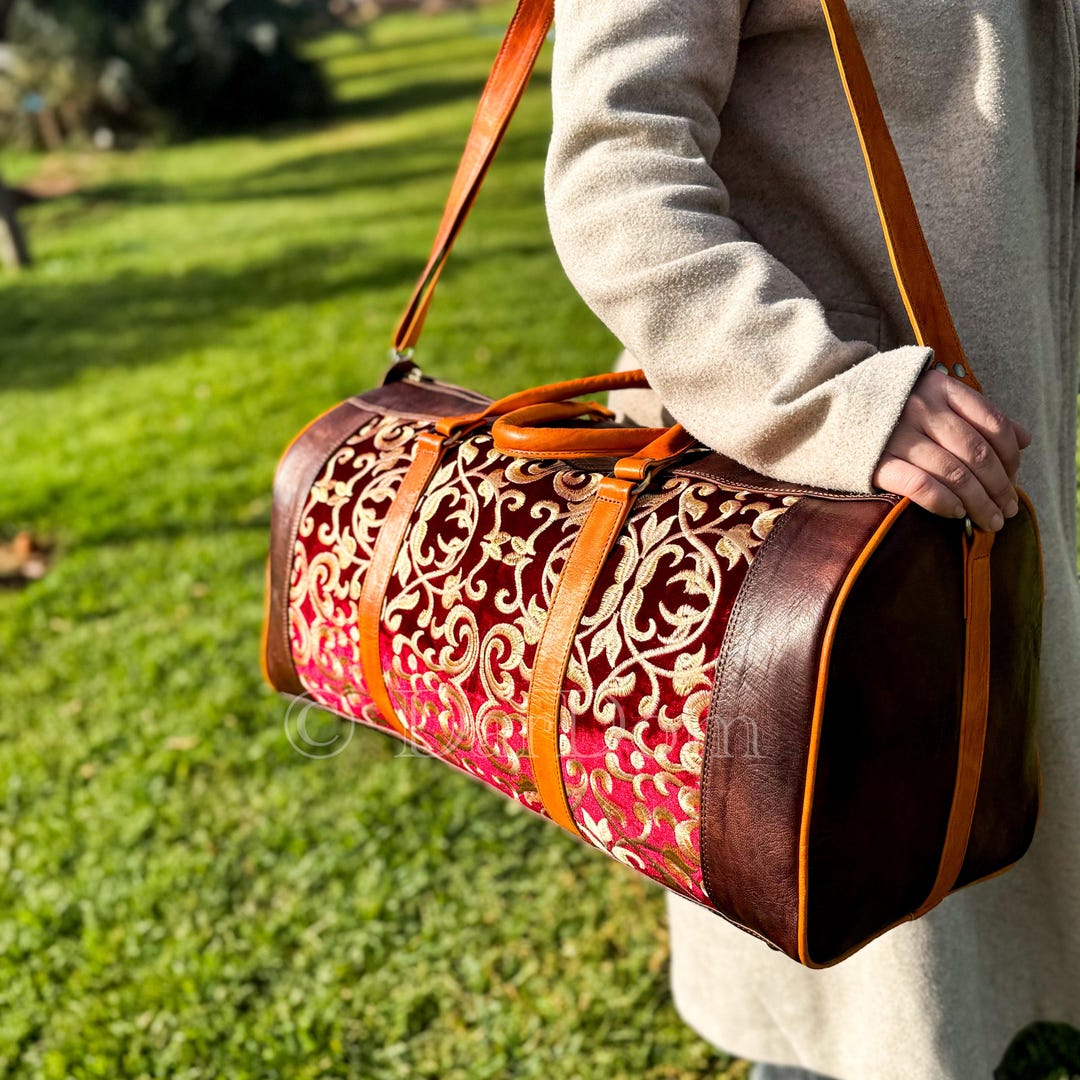 Victorian Elegance in Carpet and Leather Travel Bag for Women ...