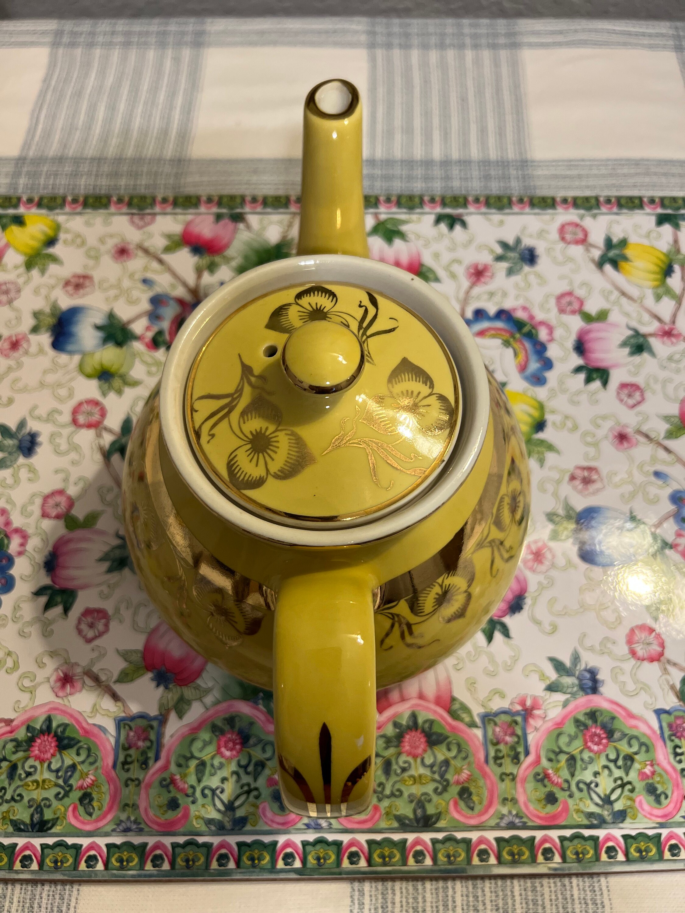 Hall China Yellow the New York Teapot With Gold Flower Design 6 Cup ...
