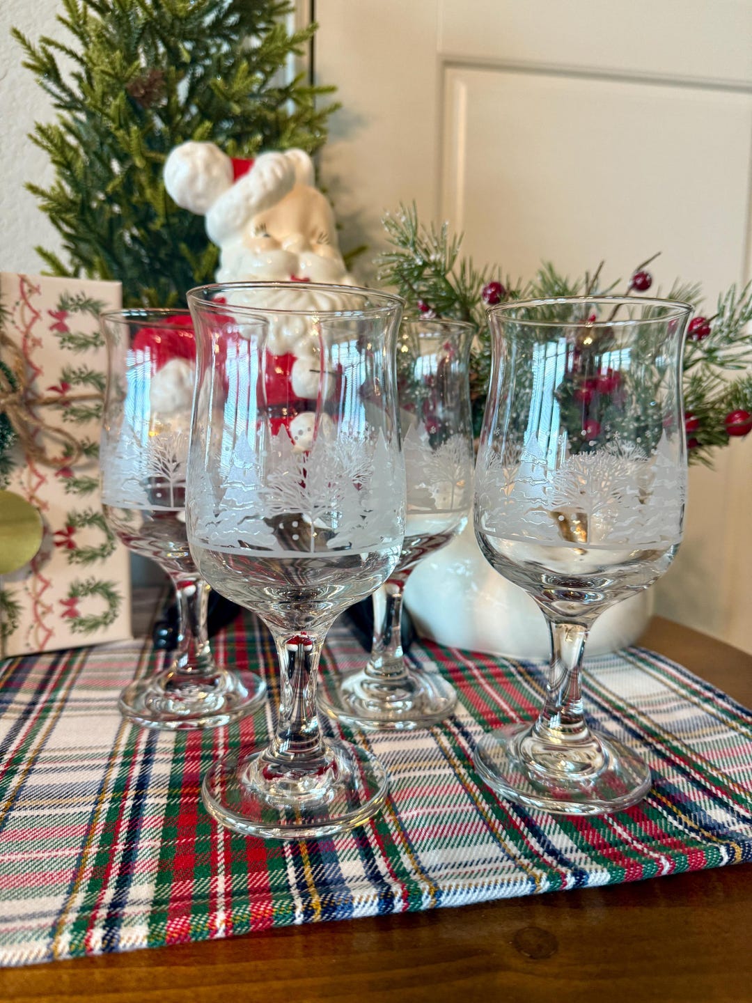 Libbey Frosted Etched Winter Scene Holiday Gold Rimmed Wine Glasses ...