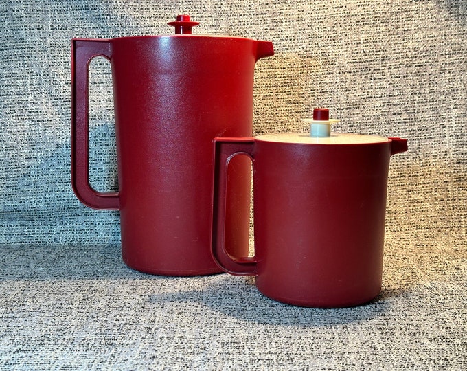 Vintage Retro Red Tupperware Pitchers With Lids - Etsy