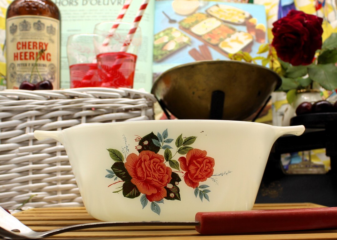 Pyrex cottage Rose 1970-73 1l/2pt Vintage - Etsy