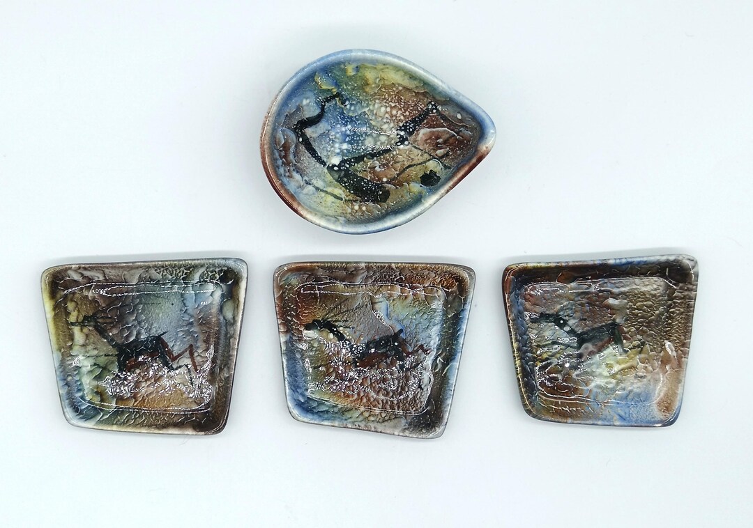 Cave Art Pottery 3 Dishes & Footed Bowl Stylised Hunting Gazelle Deer ...
