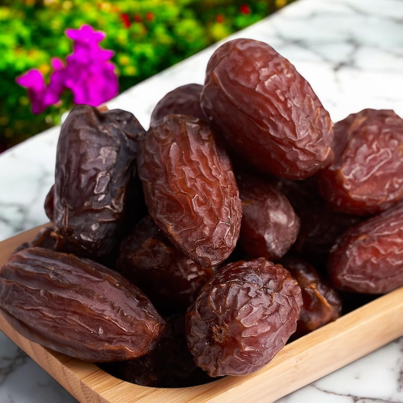 Large Jerusalem Dates: Naturally Sweet, Juicy Snack - Etsy