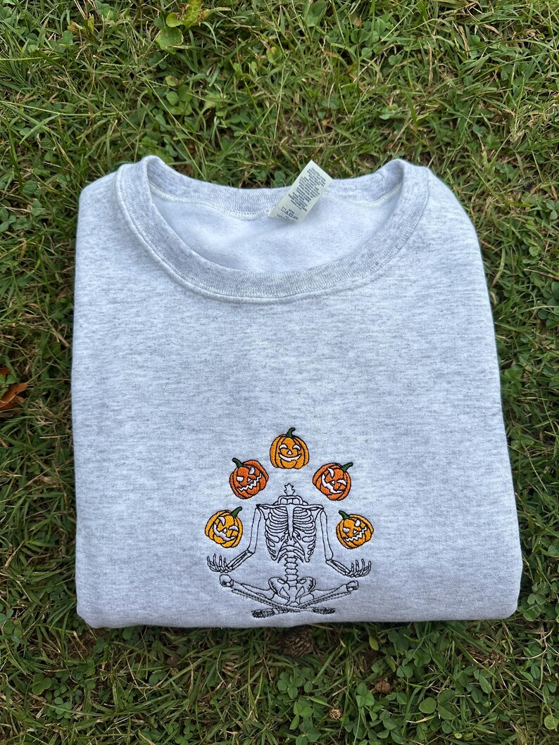 Embroidered Skeleton Pumpkin Crewneck Sweatshirt - Spooky Halloween - Etsy