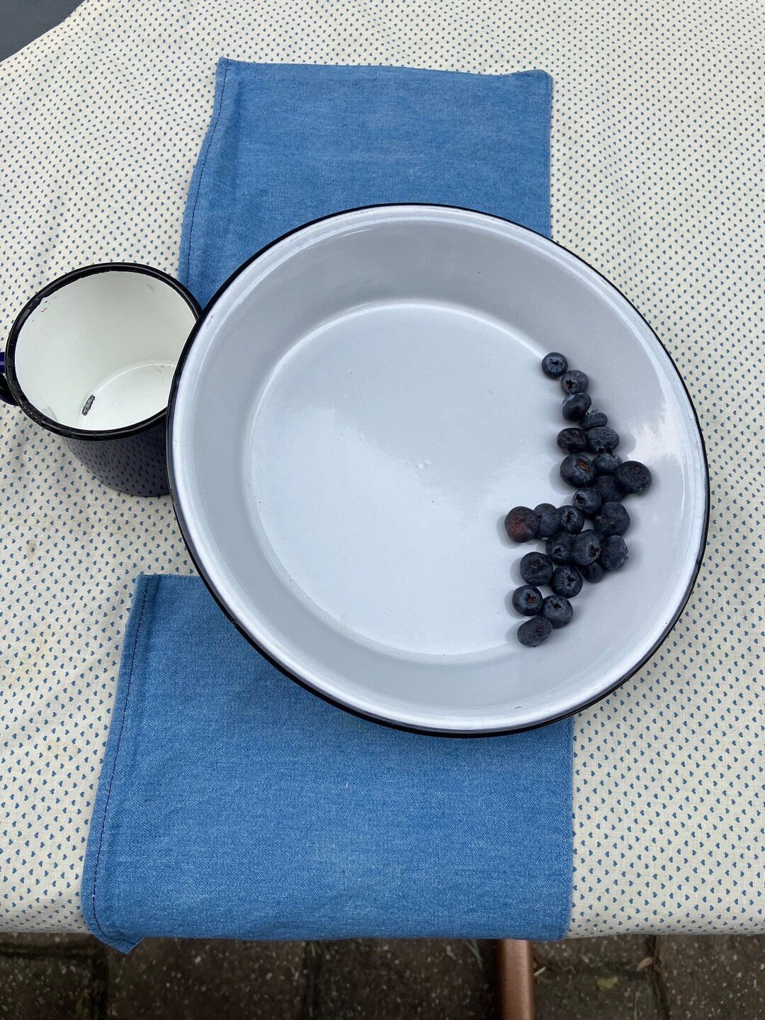 Vintage 1950's White Enamel Pie Pan Blue Trim Bakeware - Etsy
