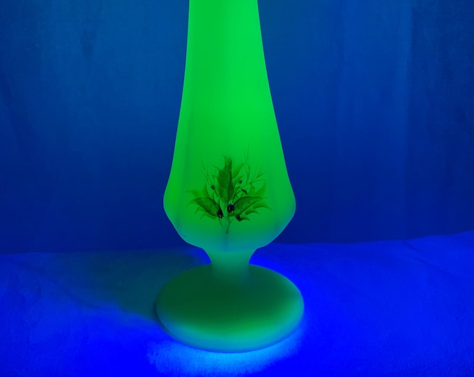 Fenton Art Glass Custard Uranium Glass Bud Vase With Holly and Berry ...