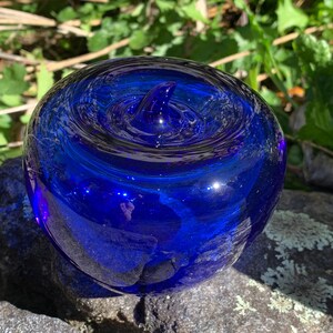Vintage Cobalt Blue Apple Shaped Glass Paperweight Paperweight Apple ...