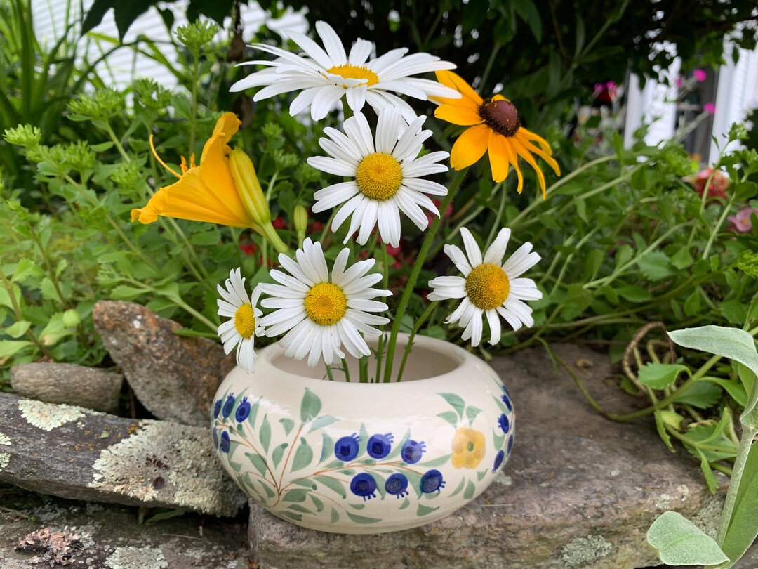 Vintage Round Pottery Vase With Flower Frog Maine Blueberry Design | S ...
