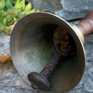 Vintage Small Brass School Bell Hand Bell With Wooden Handle | Shelf ...