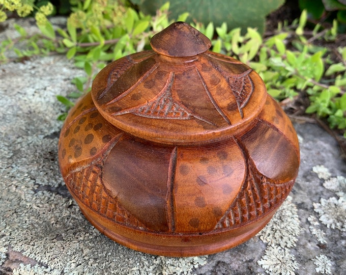 Vintage Round Wooden Carved Box, Trinket Box | Lidded Round Carved ...