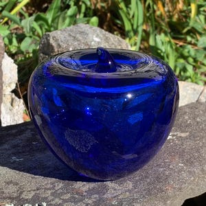 Vintage Cobalt Blue Apple Shaped Glass Paperweight Paperweight Apple ...