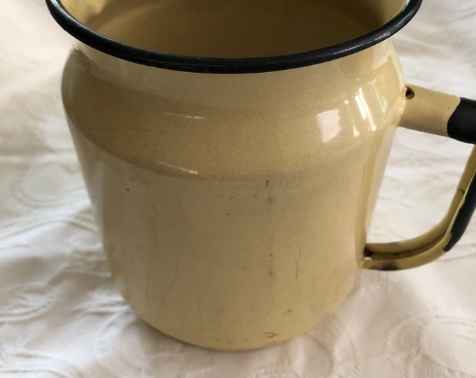 Vintage YELLOW ENAMELWARE Pitcher - Etsy