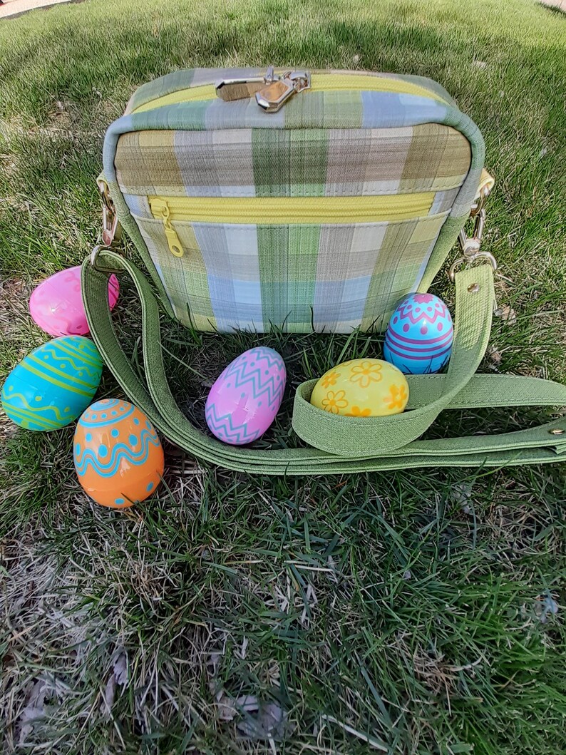 Small Crossbody Bag Just in Time for Spring or Summer, Cute Green ...