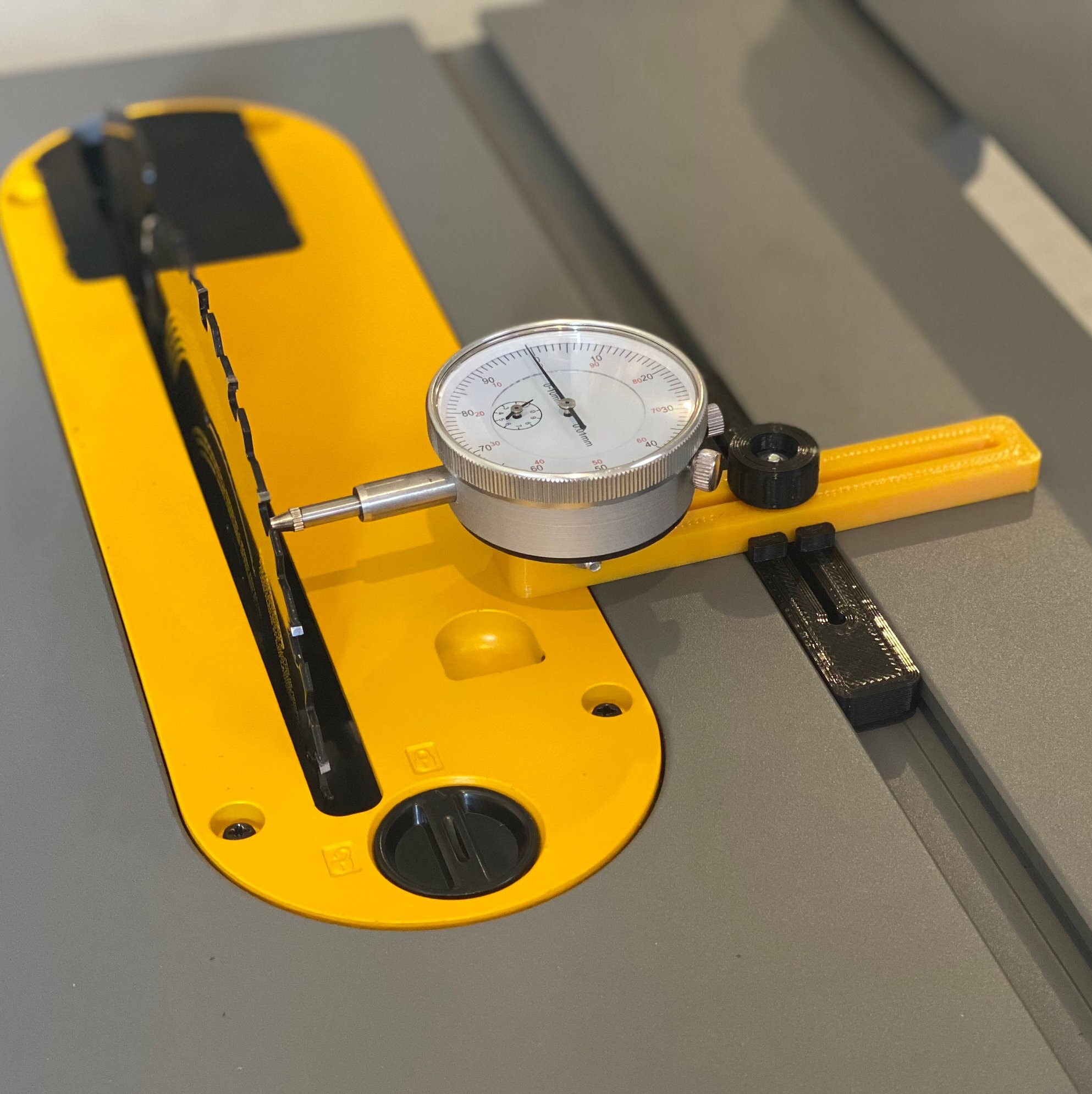 Table Saw Dial Indicator Gauge - Blade and Fence Alignment Tool for ...