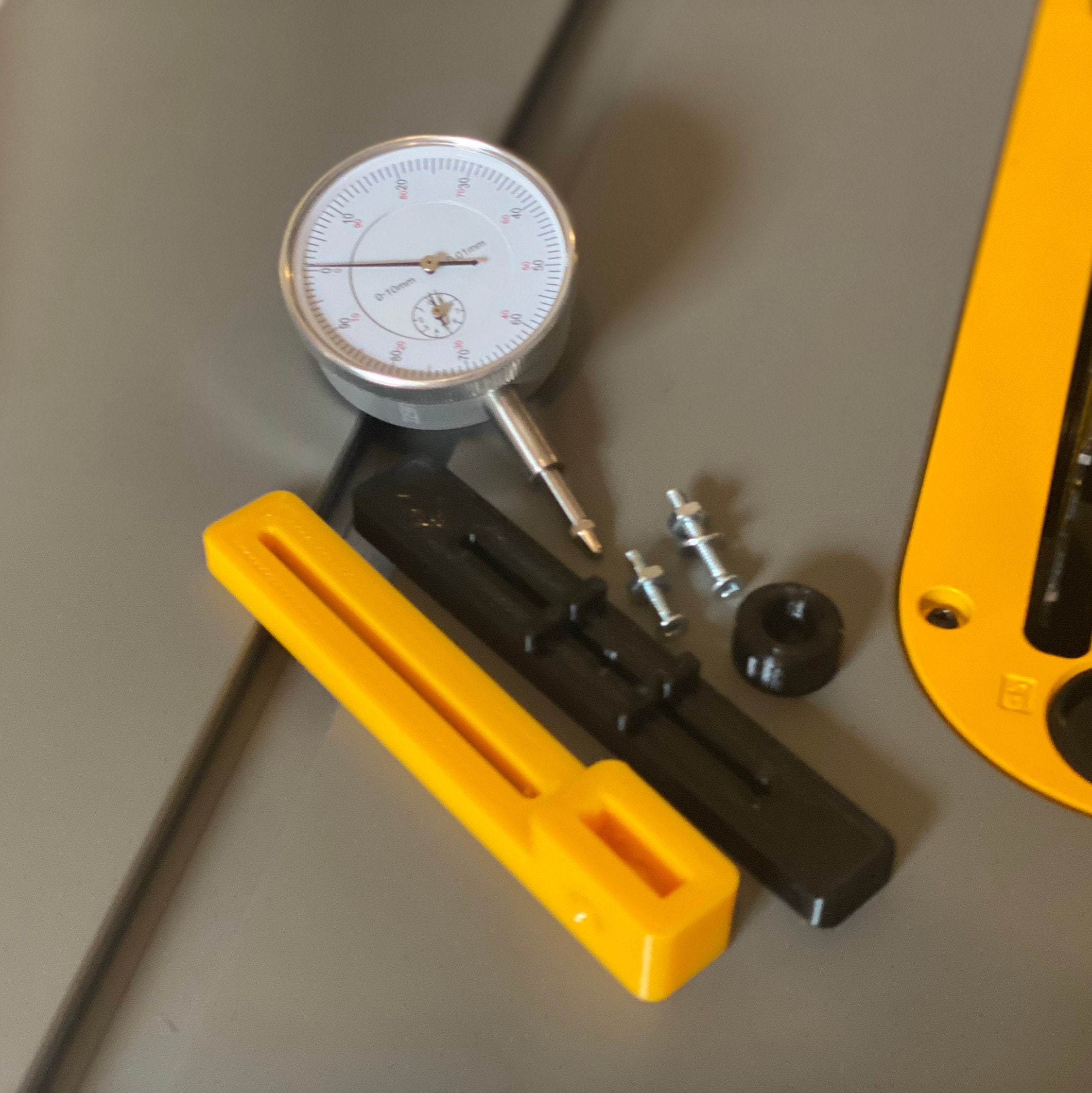 Table Saw Dial Indicator Gauge - Blade and Fence Alignment Tool for ...