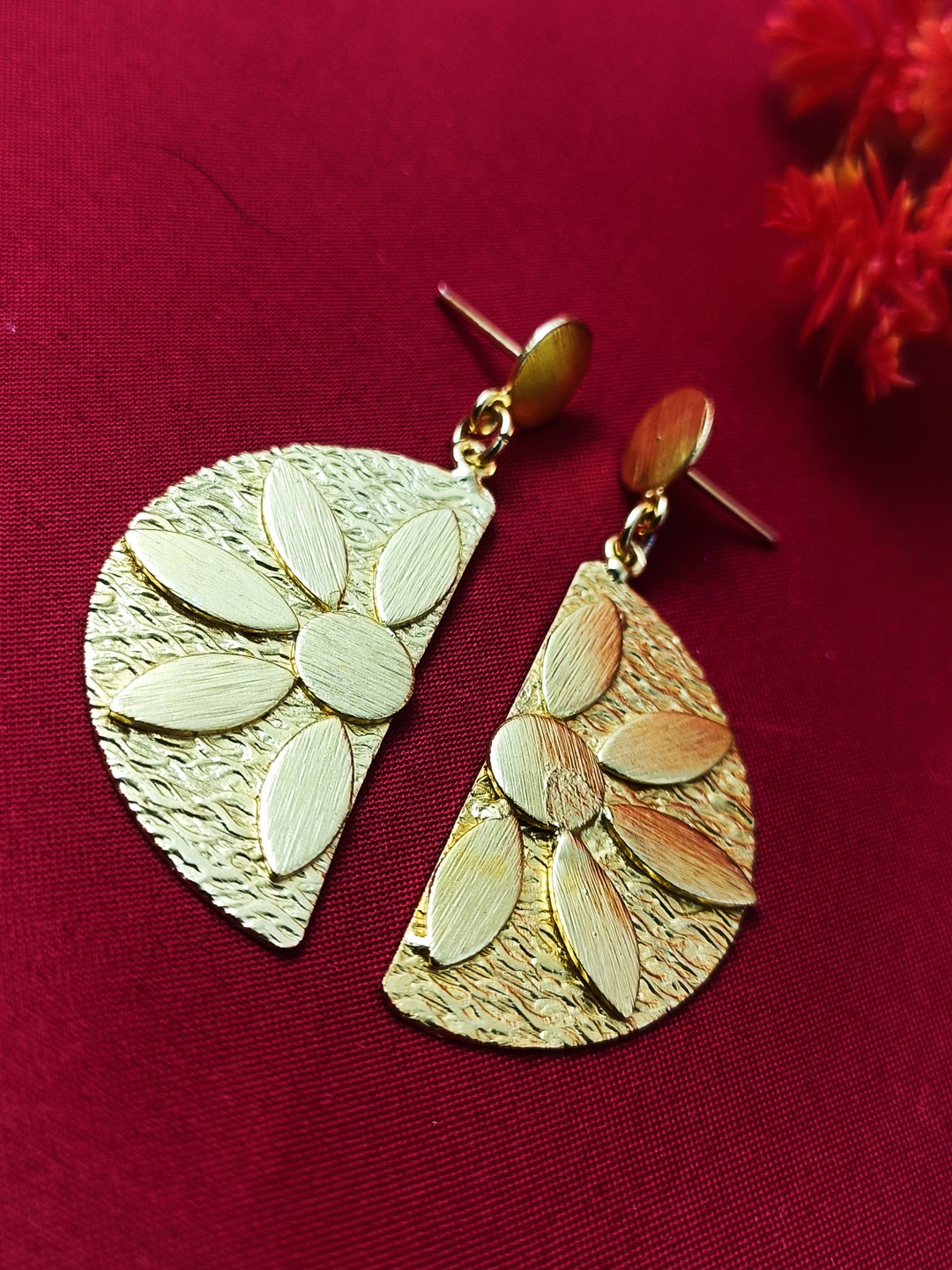 D Shape Stud Earring Hammered Texture Earring Unique Design Earring 8 ...