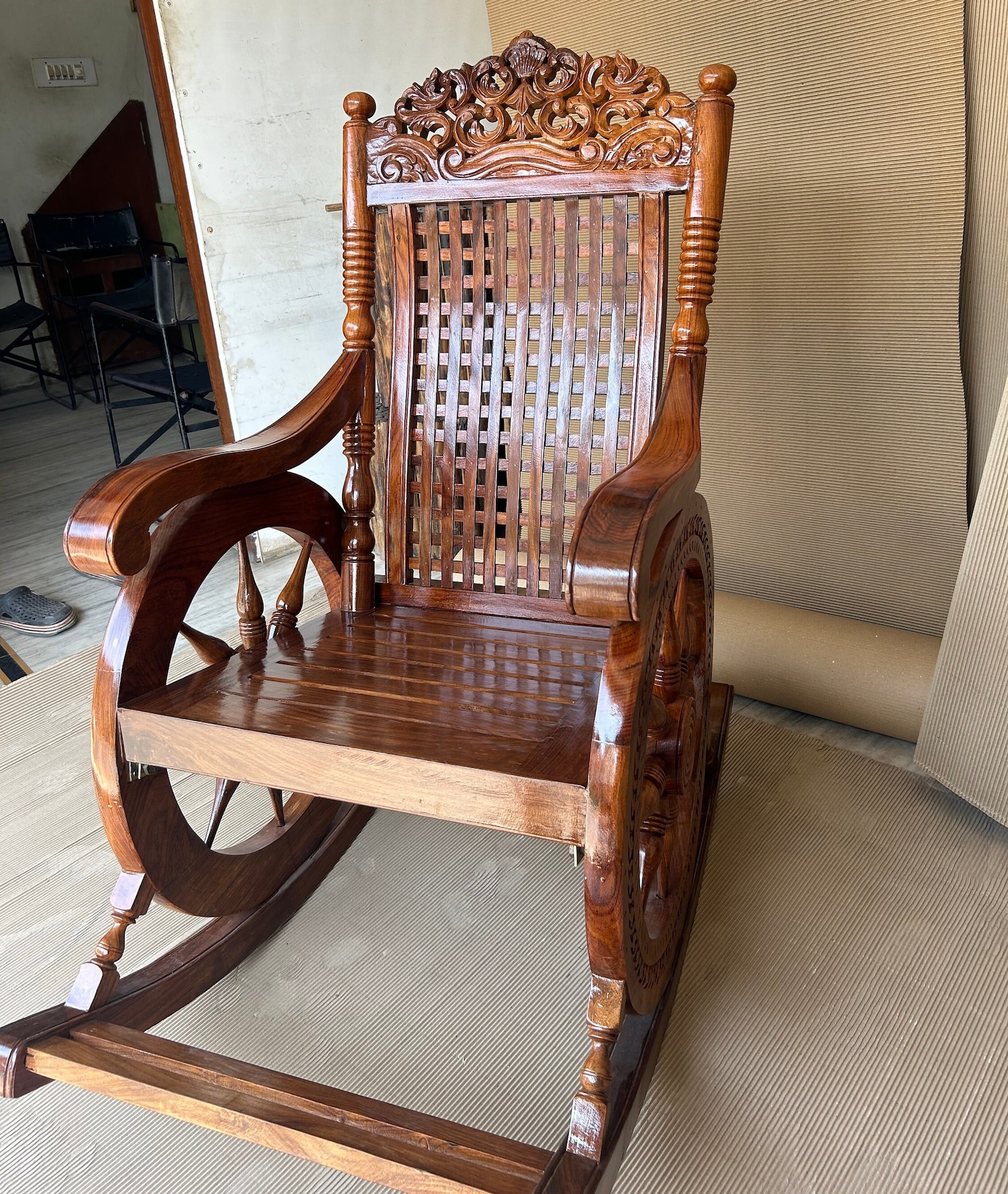 Handmade Wooden Rocking Chair: Vintage Stylish Home Decor Furniture ...