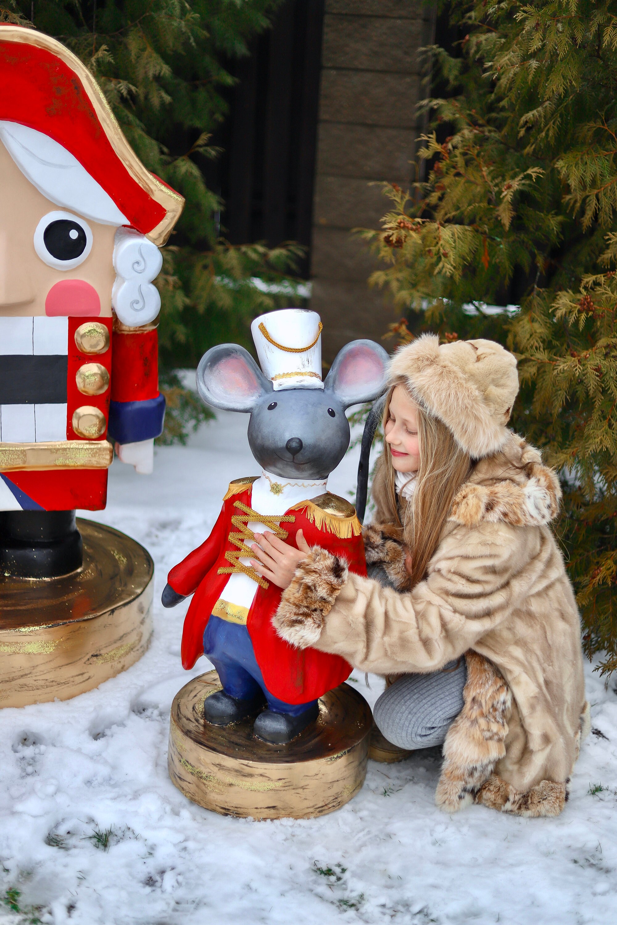 Giant Nutcracker and 2 Mice Christmas Sculptures - Outdoor and Durable ...