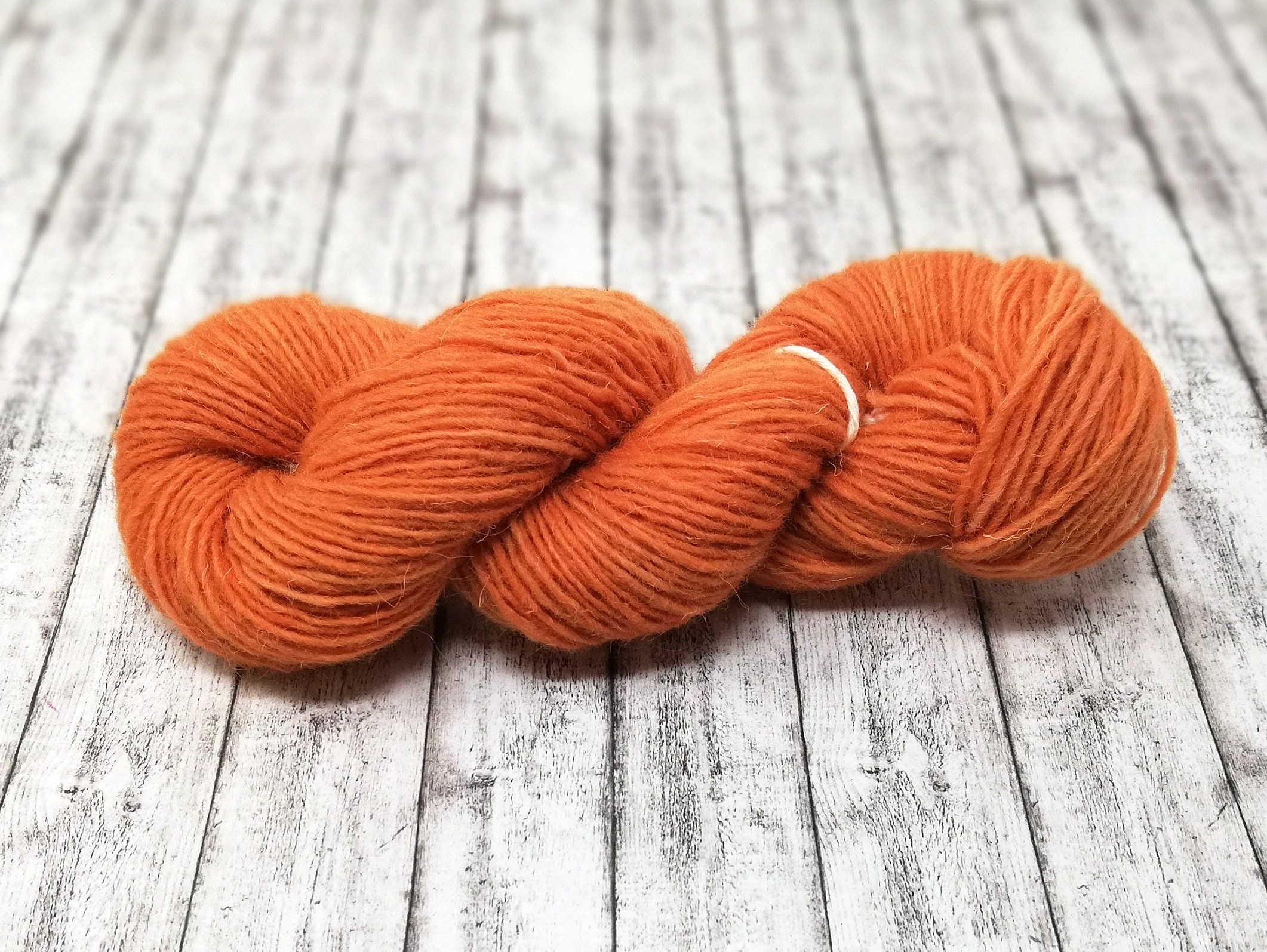 Handgefärbter Strang, natürlich gefärbte Wolle, Indie gefärbte Wolle ...