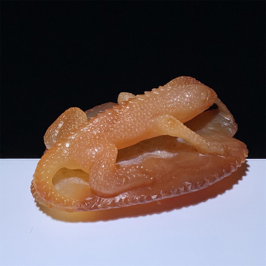 Hand-carved Carnelian Lizard on a Leaf, Lizard Figurine, Animal Statue ...