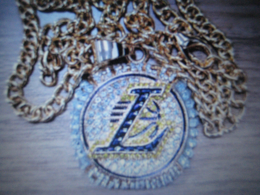 Los Angeles Lakers NBA Championship NECKLACE on the Back of the ...