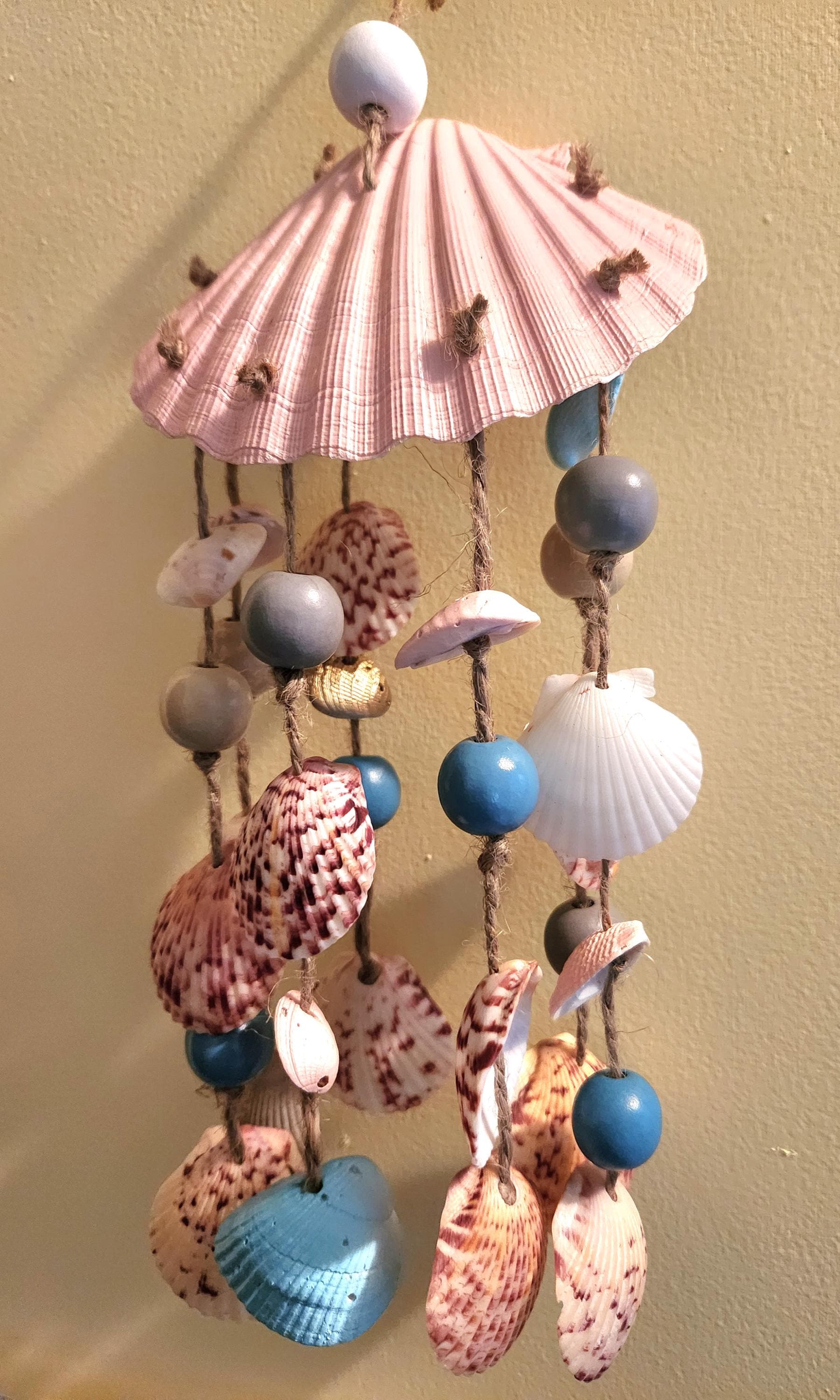 Scallop Shell Wind Chimes: Coastal Nautical Garden, Porch, Deck Decor ...