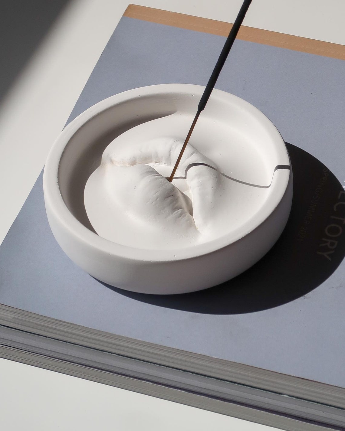 White Incense Plate Lip Shaped İncense Holder Natural Concrete Casting ...