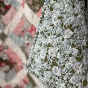 Handmade Floral Patchwork Quilt: Cotton Throw Quilt (47x47) - Etsy