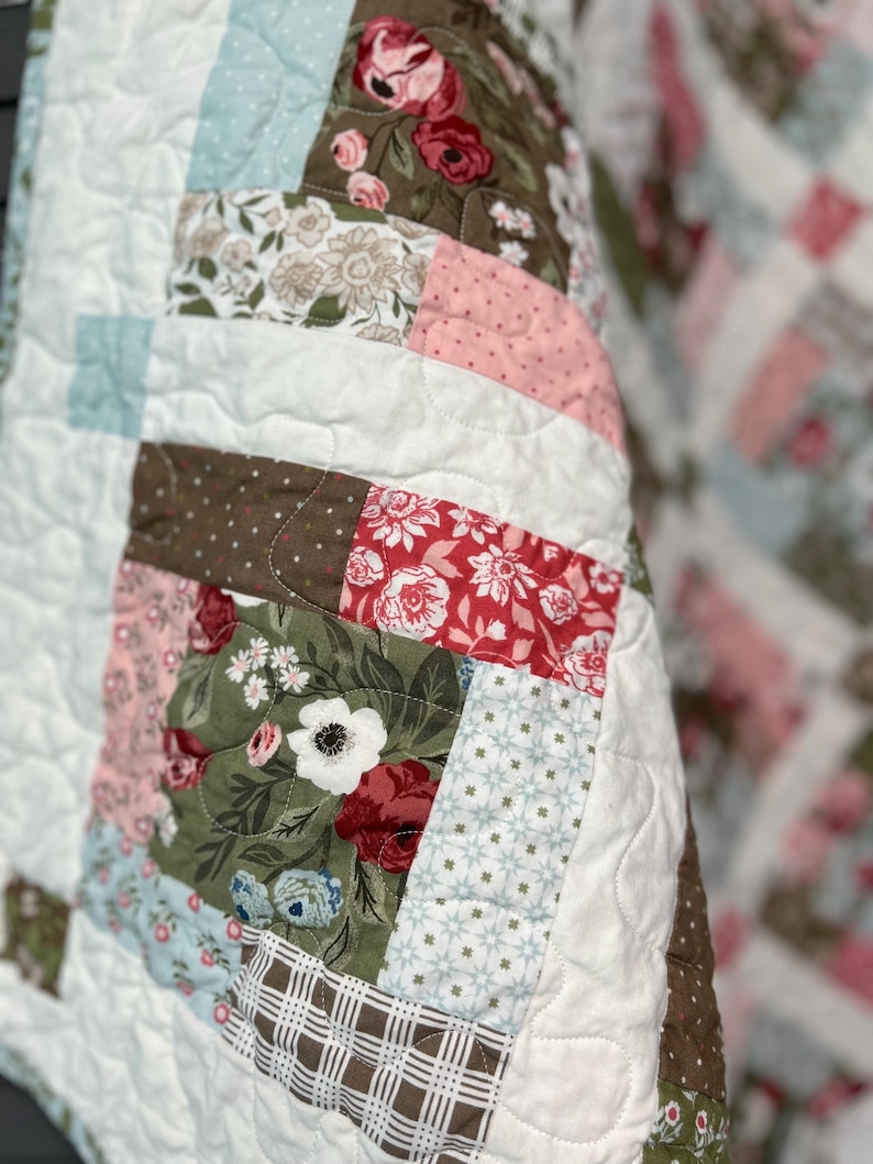Handmade Floral Patchwork Quilt: Cotton Throw Quilt (47x47) - Etsy