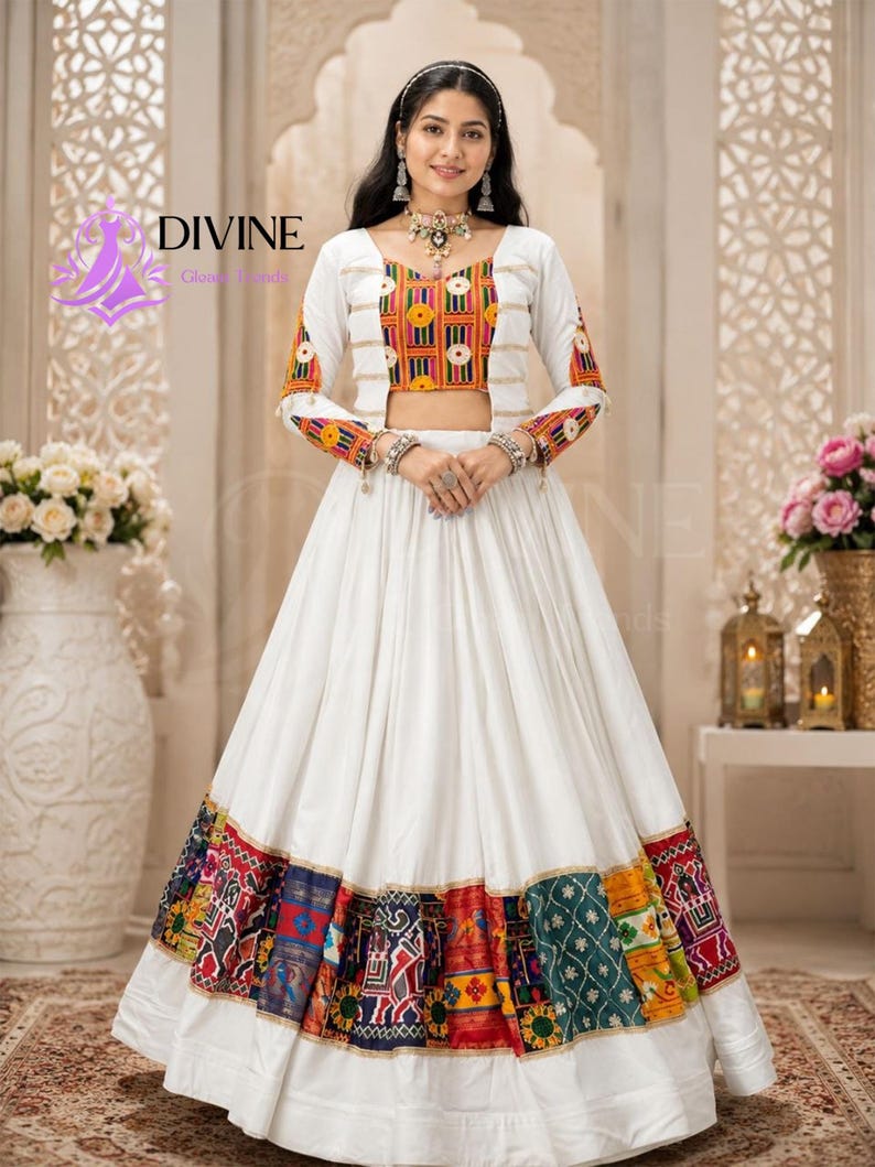 White Navratri Lehenga Choli Gujarati Garba Outfit Mirrorwork Chaniya ...