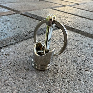 New Car Keychain Engine Piston Moving Car Guys Car Girls Exclusive Car ...
