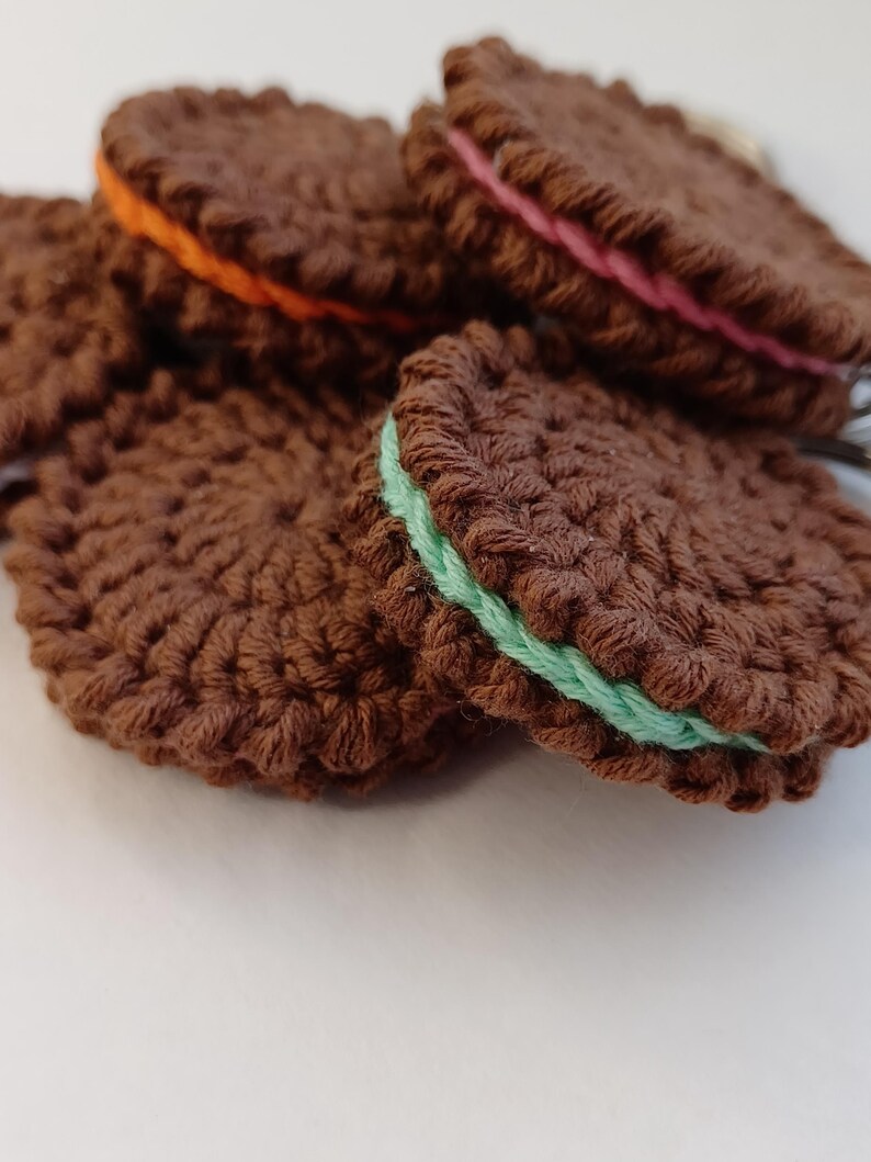 Crochet OREO Cookie Keychain - Etsy