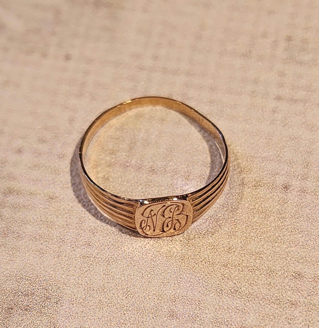 Vintage NB 10kt Gold Baby Signet Ring, Tiny Solid Gold Signet Ring - Etsy
