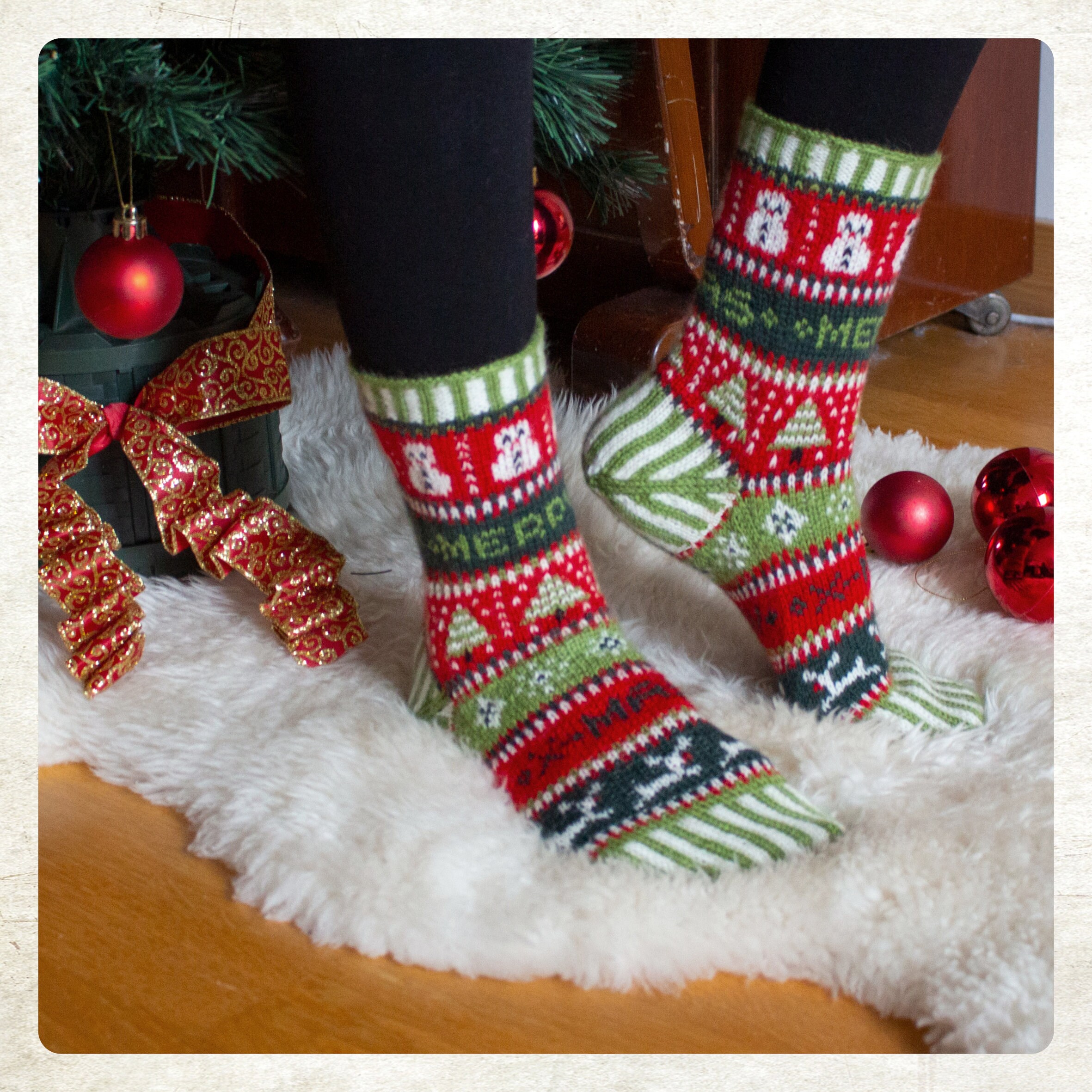 Merry X-mas Socks PDF Knitting Pattern - Etsy