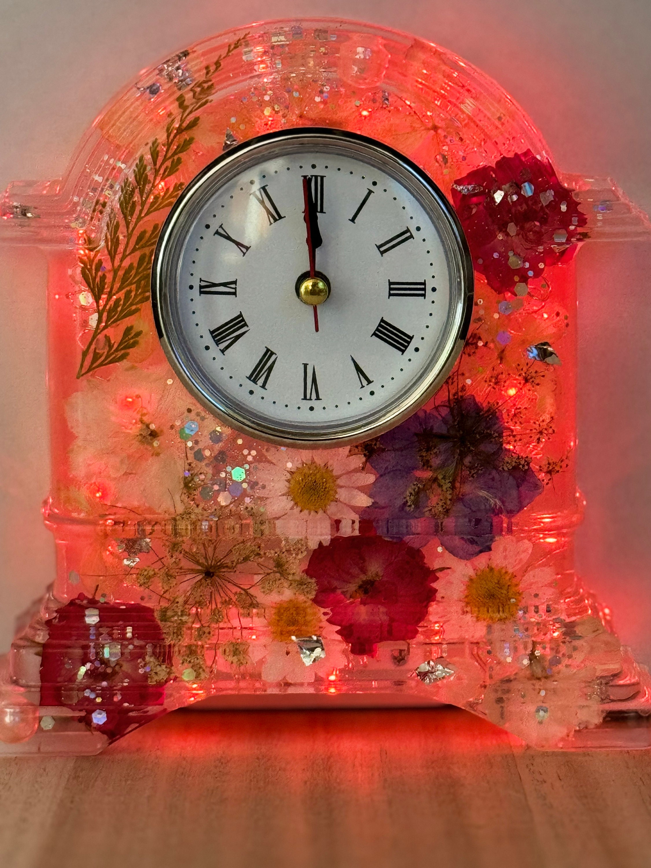 Handmade Pressed Flower Resin Clock: Desktop Table Lamp - Etsy