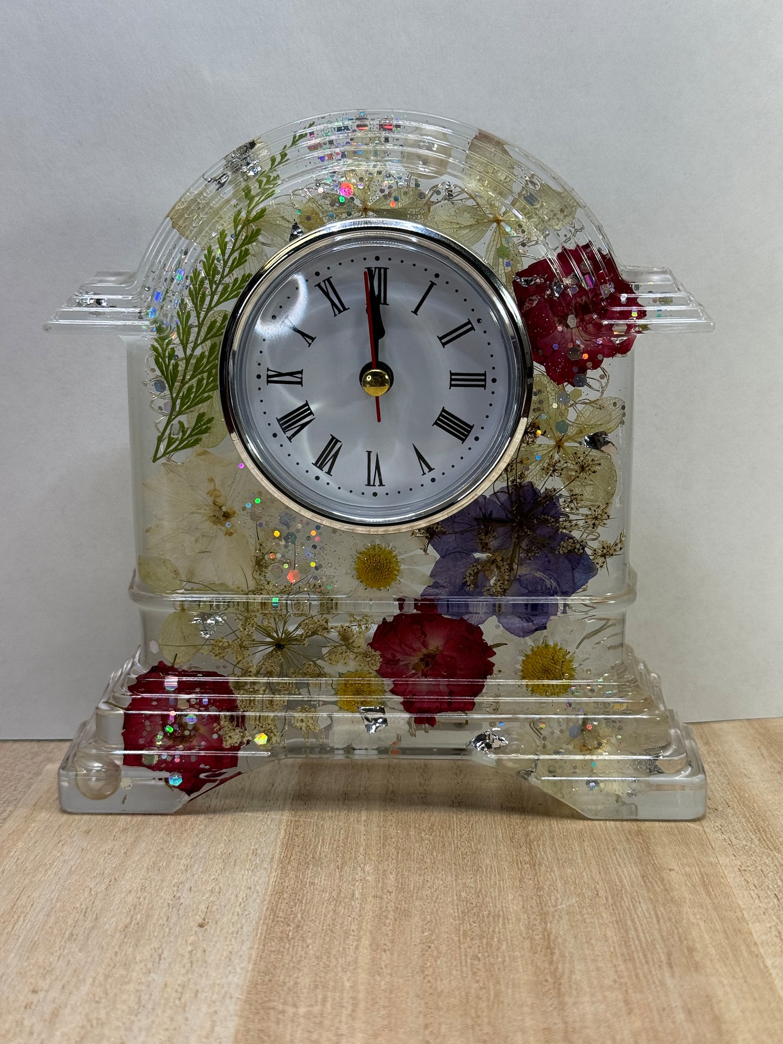Handmade Pressed Flower Resin Clock: Desktop Table Lamp - Etsy
