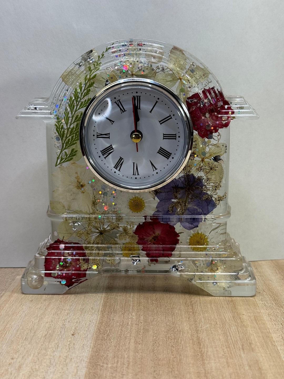 Handmade Pressed Flower Resin Clock: Desktop Table Lamp - Etsy