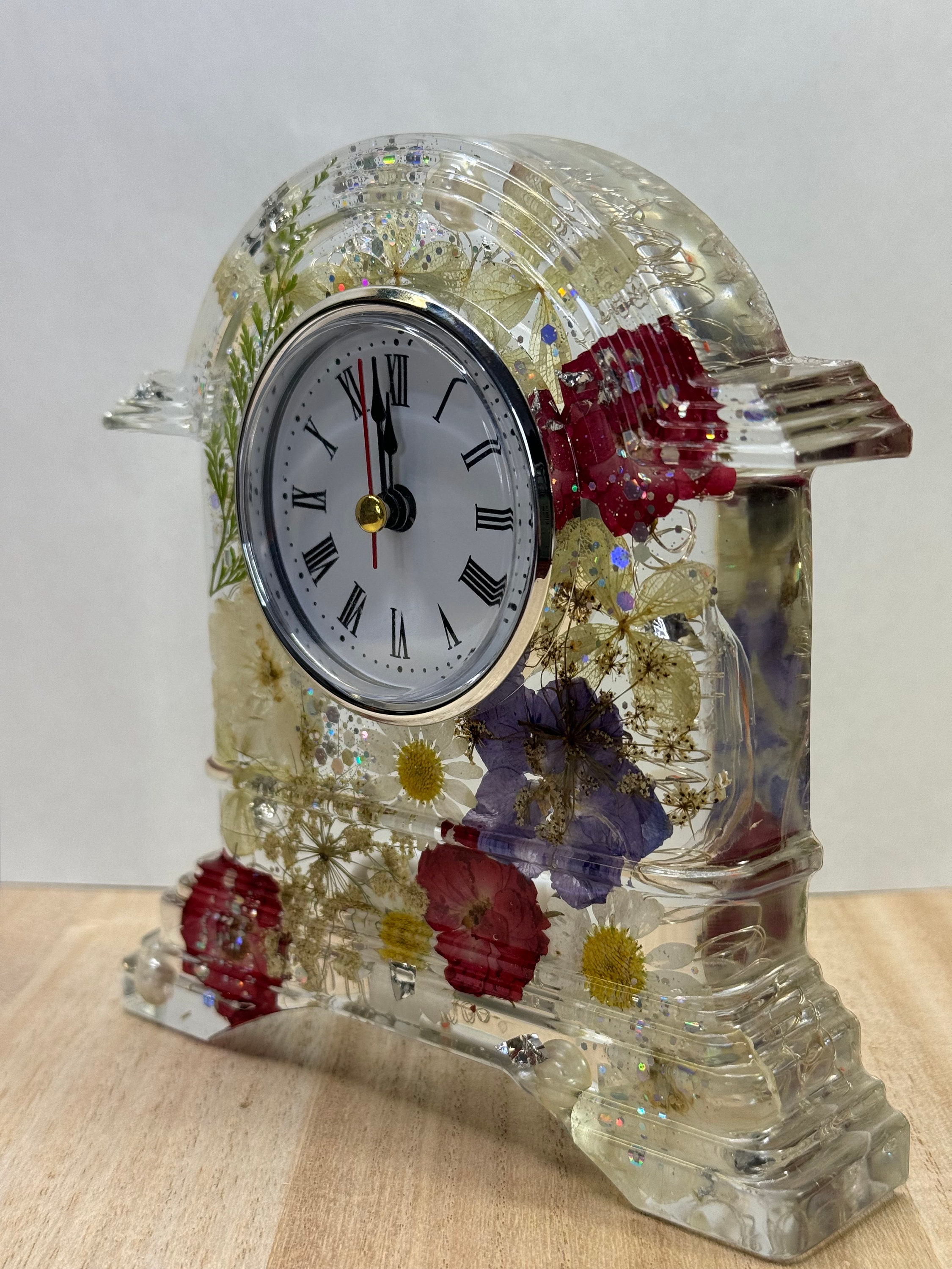 Handmade Pressed Flower Resin Clock: Desktop Table Lamp - Etsy