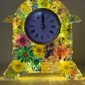 Resin Flower Table Clock- Unique Night Lamp - Etsy