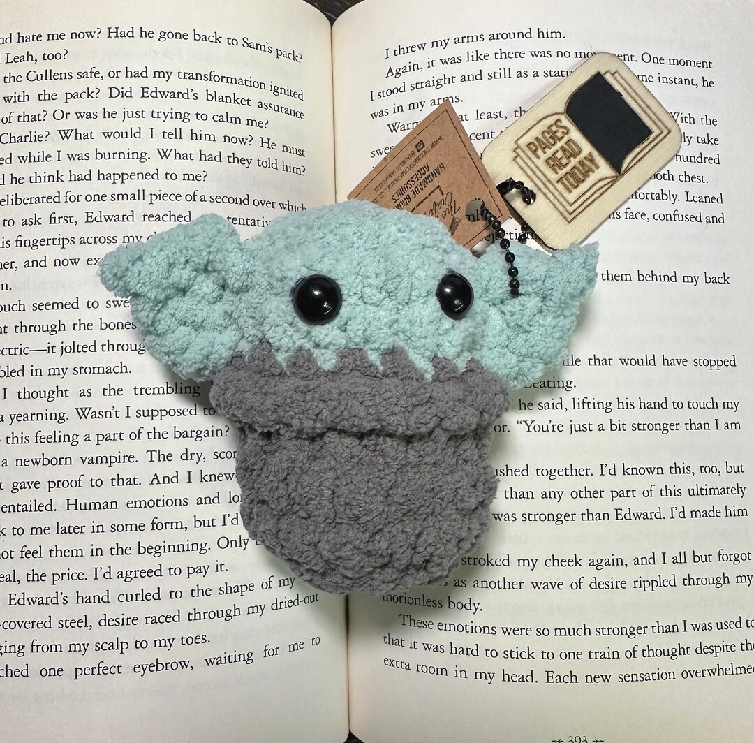 Baby Alien Crochet Plushie Reading Buddy, Keychain Reading Tracker ...
