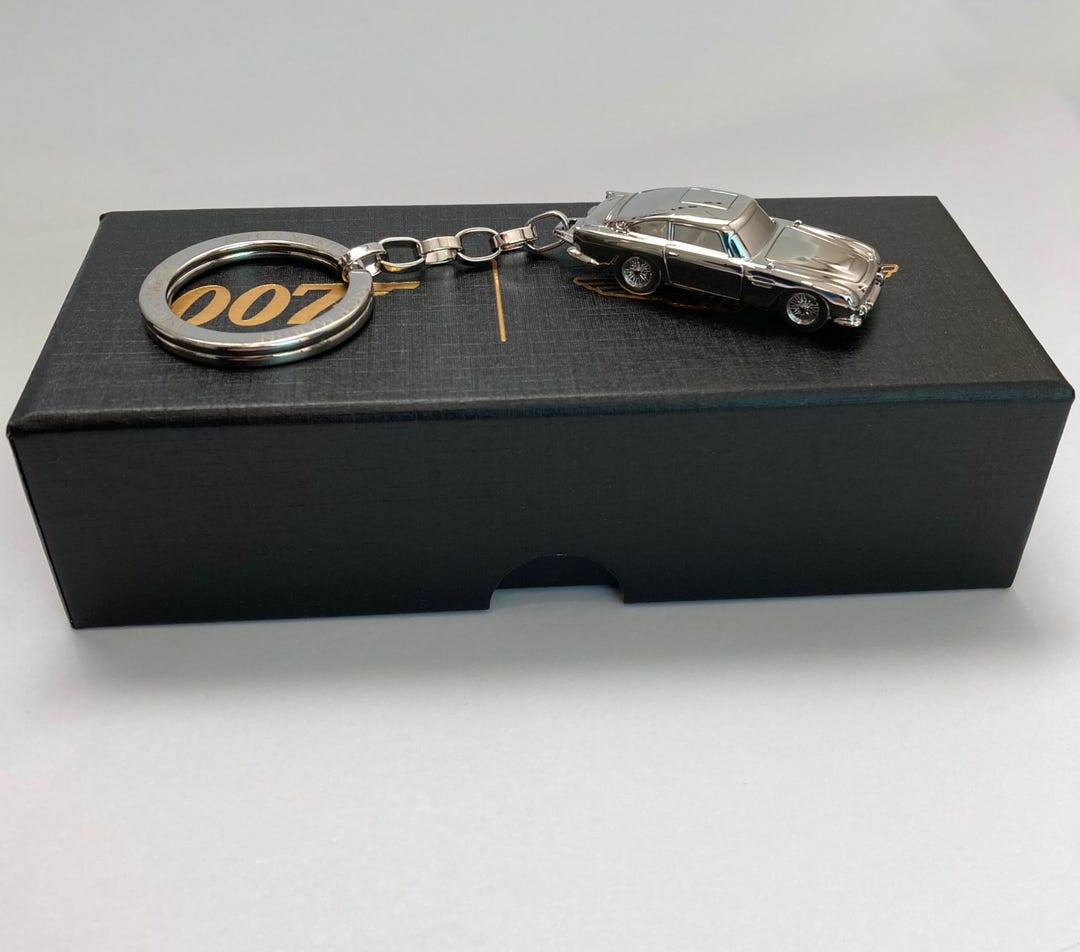 Limited Edition Official 007 Aston Martin Wings DB5 Silver Keyring ...