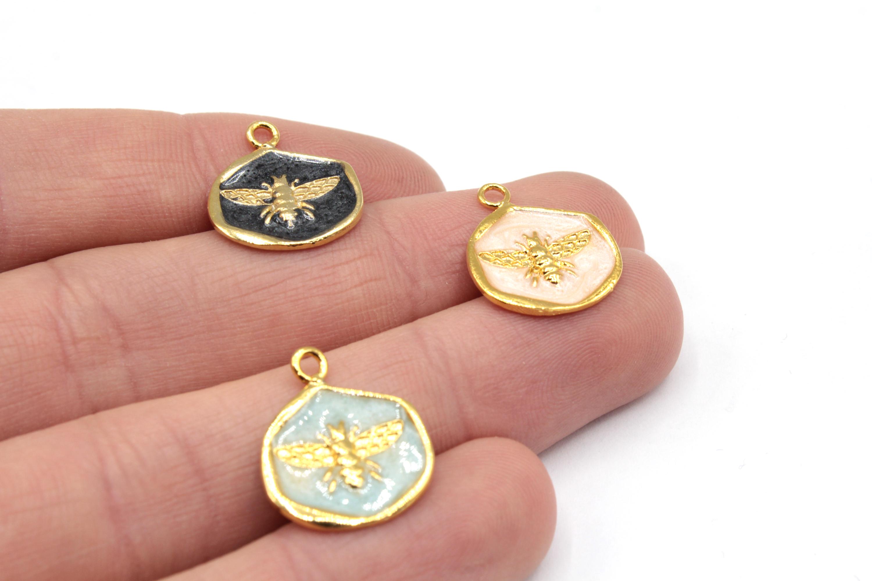 17x19mm 24k Shiny Gold Enamel Bee Charm, Bee Medallion Charm, Gold Bee ...